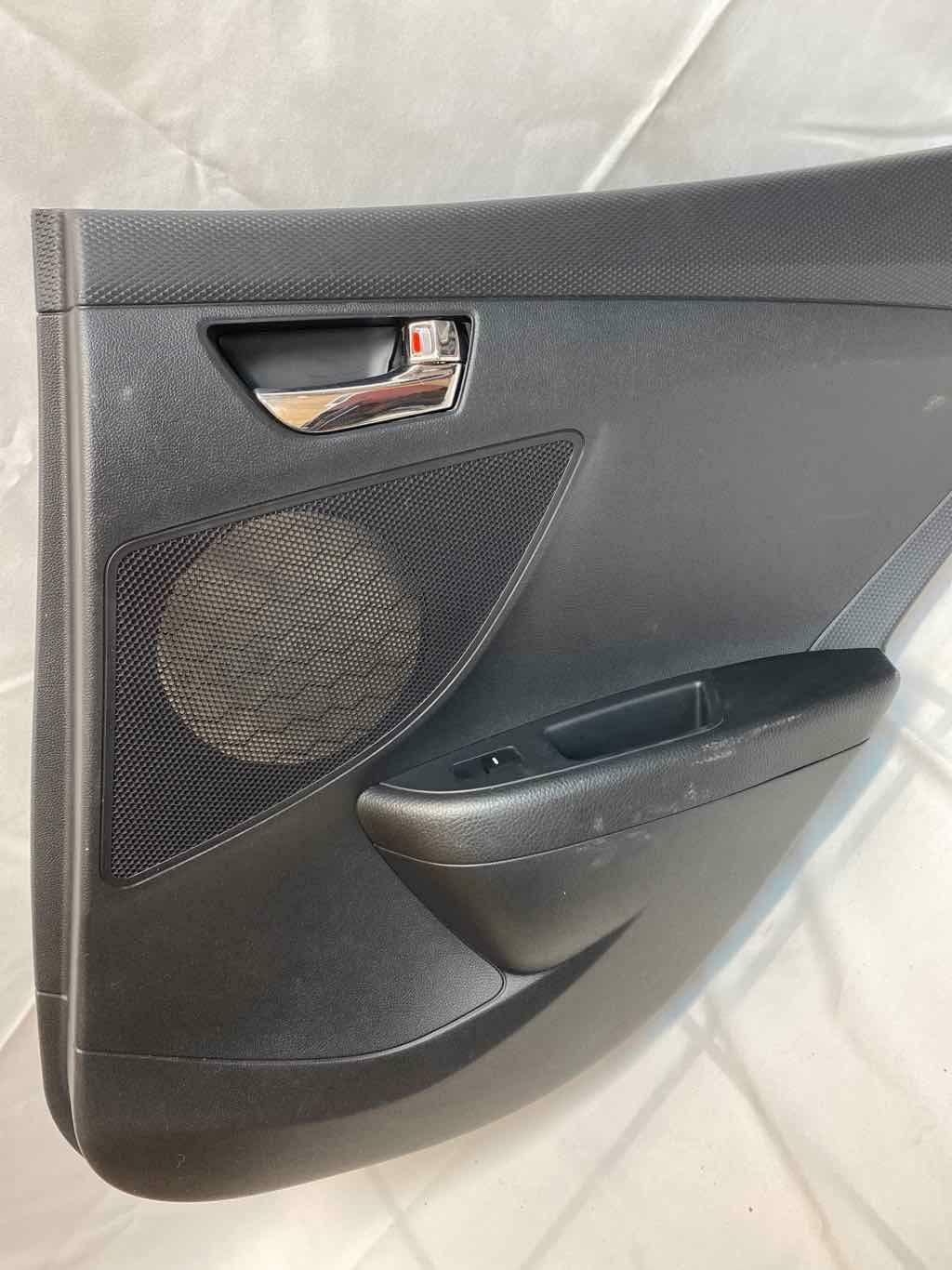 HYUNDAI VELOSTER 12 TO 17 DOOR PANEL TRIM REAR RIGHT SIDE BLACK ...