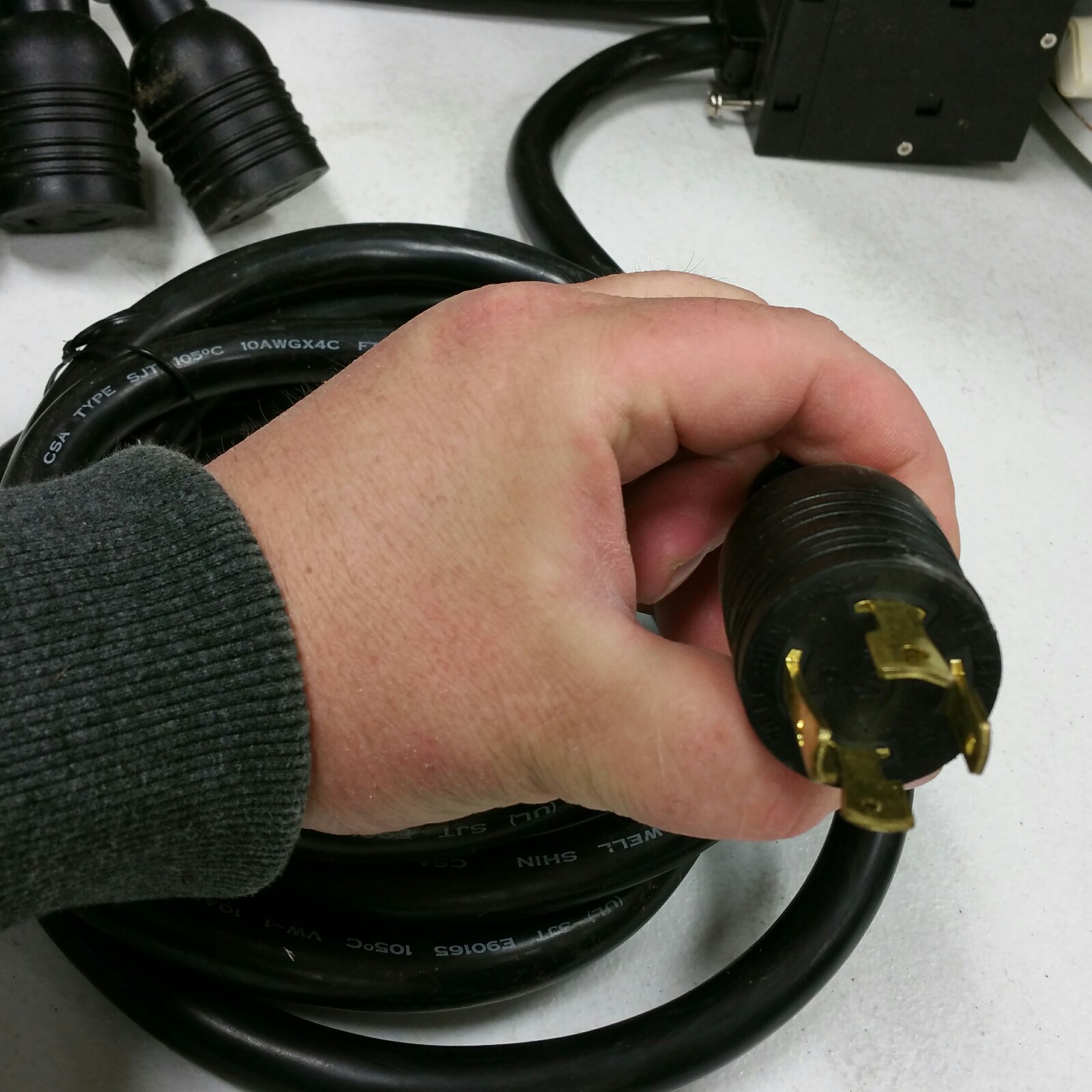 PD-006 UPS Maintenance Bypass Switch Box w/Circuit Breakers / Input ...