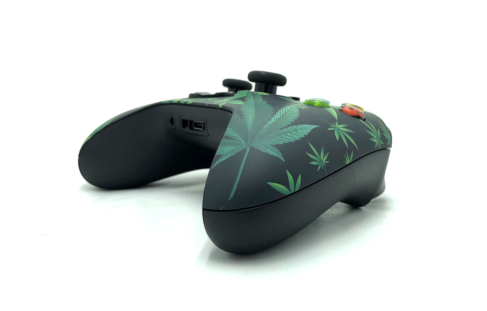 Custom Microsoft Xbox Series X / S Controller - Soft Touch Green Weeds ...