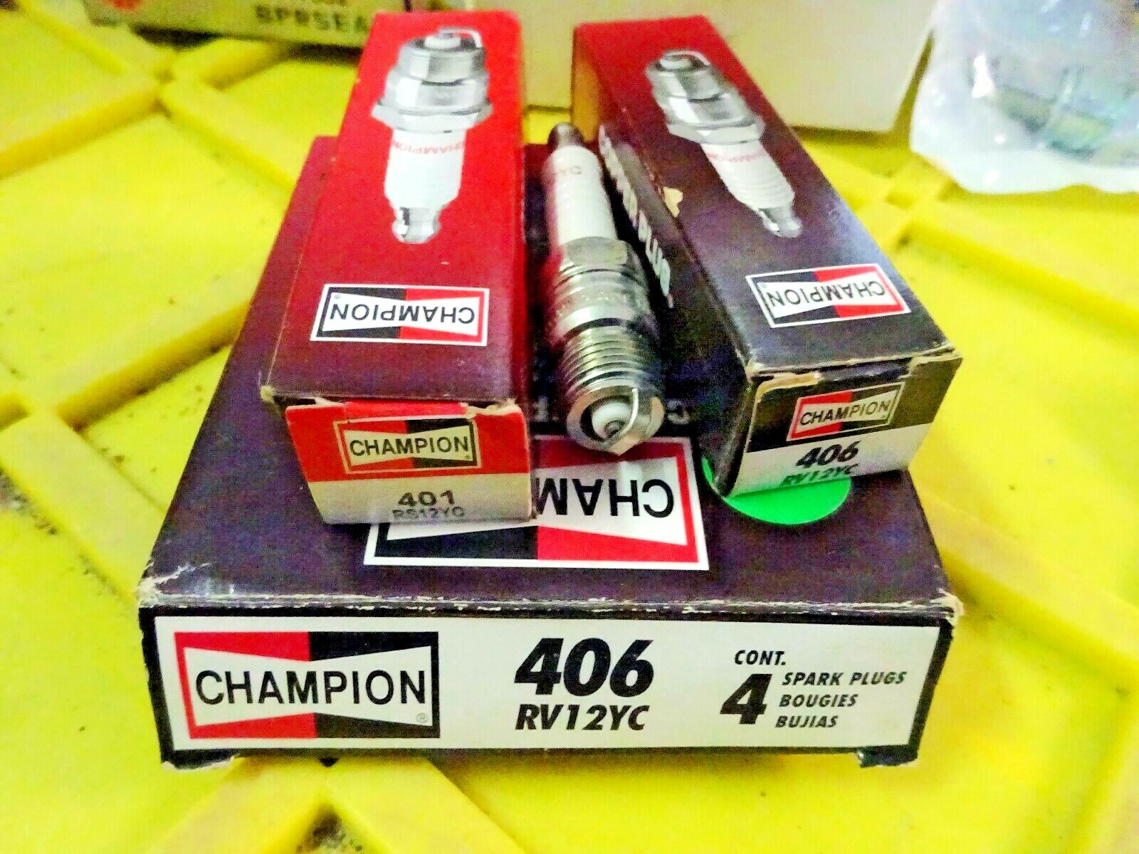 Champion Spark Plug Copper Plus Stock # 406 RV12YC Box of 5 Plugs- 1 NO ...