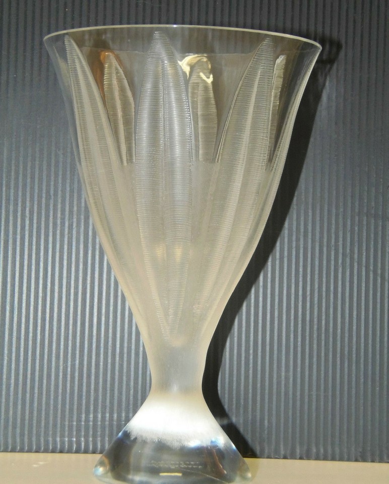 -TRES JOLI & Très Fin VASE CRISTAL LALIQUE FRANCE forme corolle ...