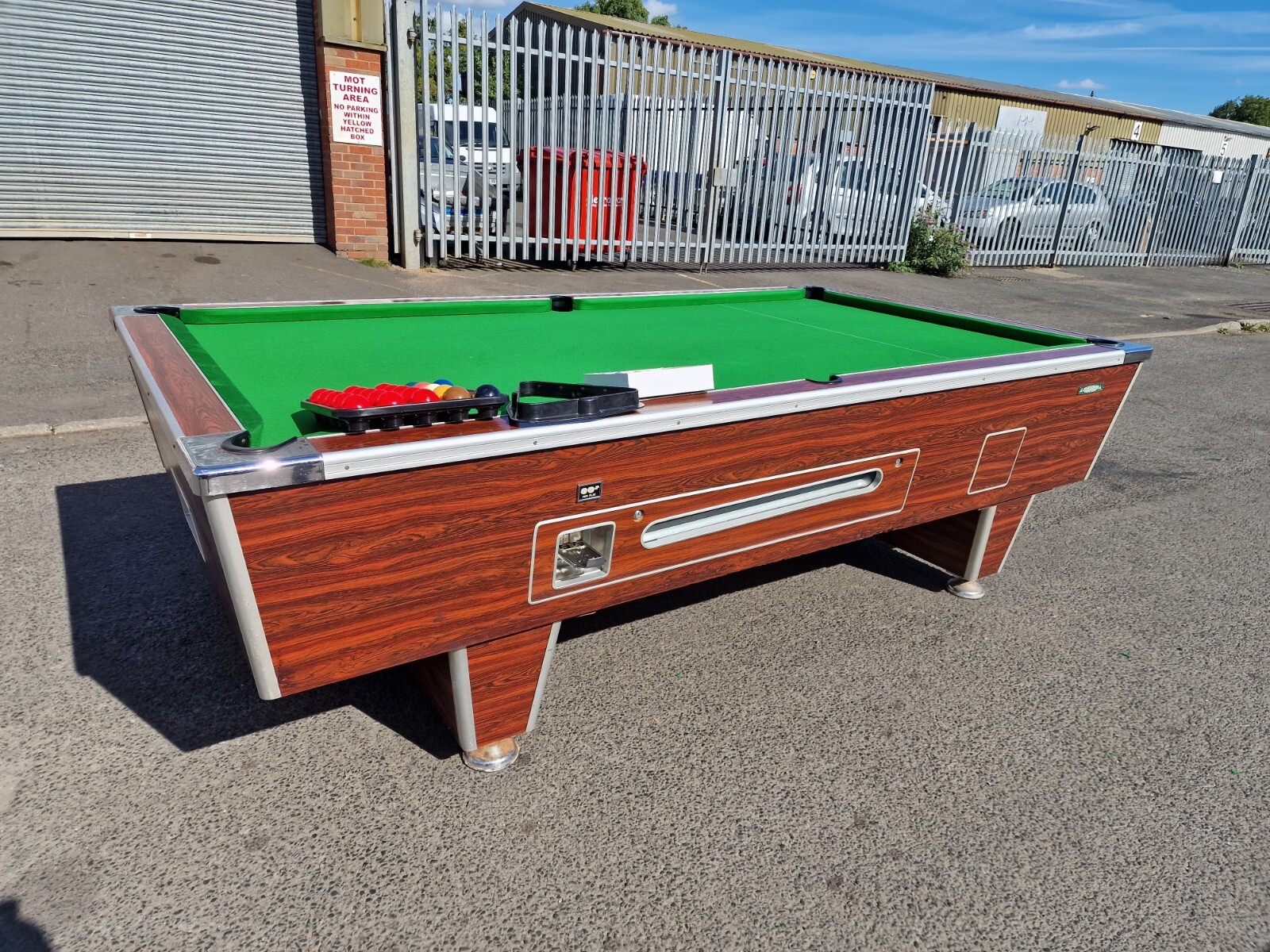 Pool table/snooker table 9x5 very rare refurbished coin operated or ...