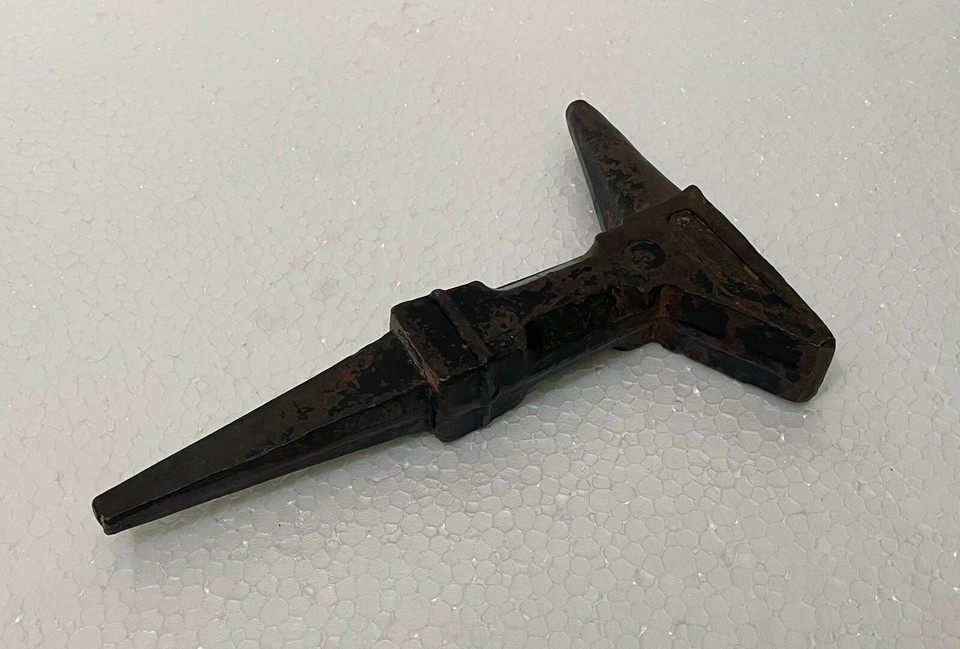 Old 19th" Vintage Hand Carved Stake Blacksmith's Rustic Iron Horned ...
