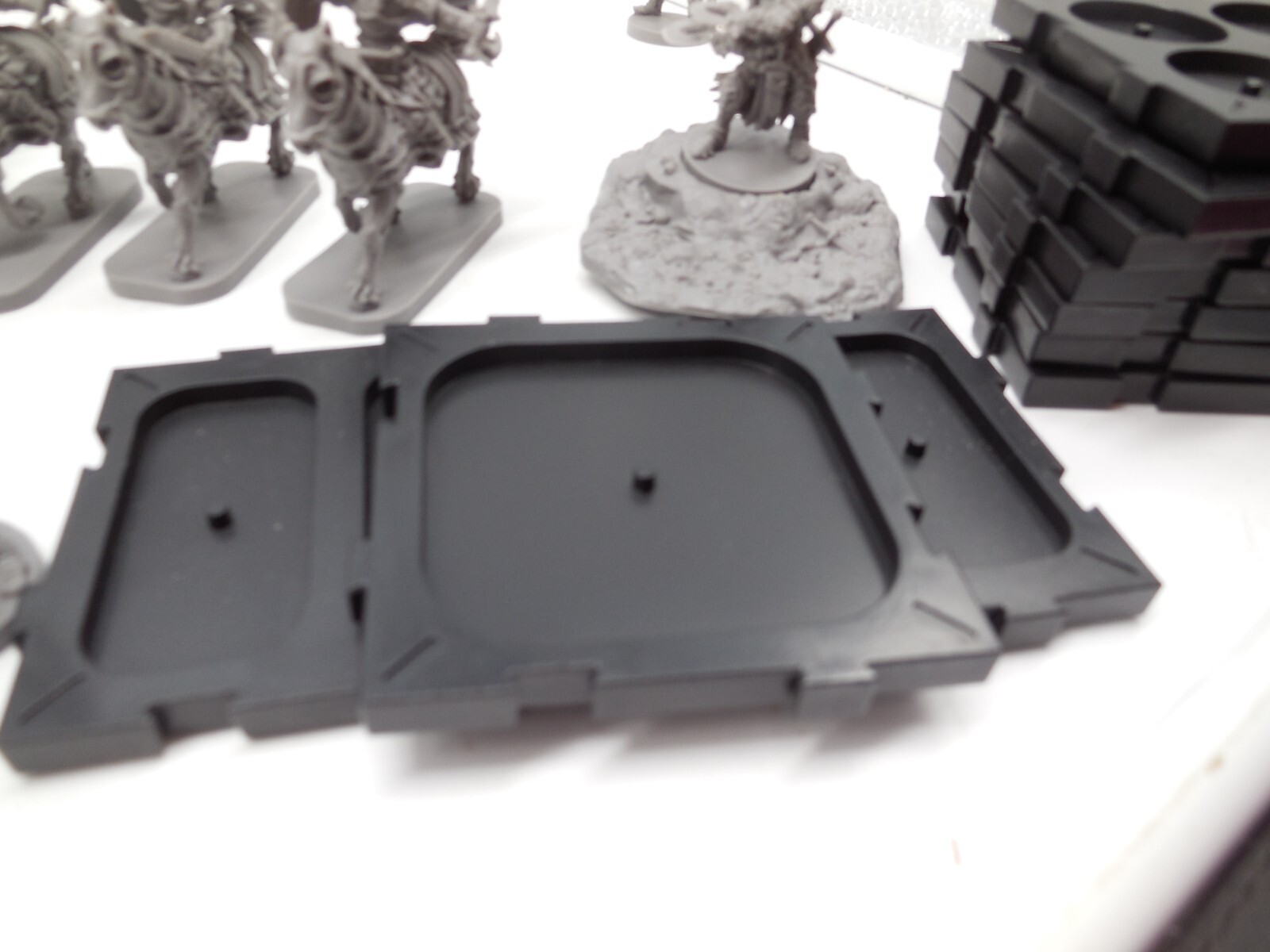 L3 Rune Wars the Miniature Game Daqan Knights Archers Worm Rorik Lot of ...