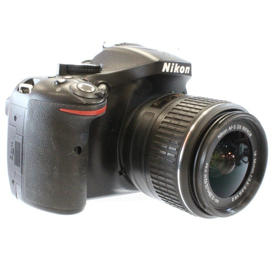 NIKON D5200 DSLR Camera w/ NIKON AF-S DX 18-55mm f/3.5-5.6 G VR II Lens ...