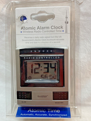 La Crosse Technology Atomic Alarm Clock Radio Controlled Table Top ...