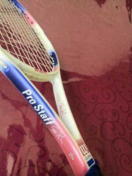 Wilson Pro Staff classic 7.0 95 head 4 1/4 steffi graf Wilson Pro Staff classic 7.0 95 head 4 1/4 steffi graf