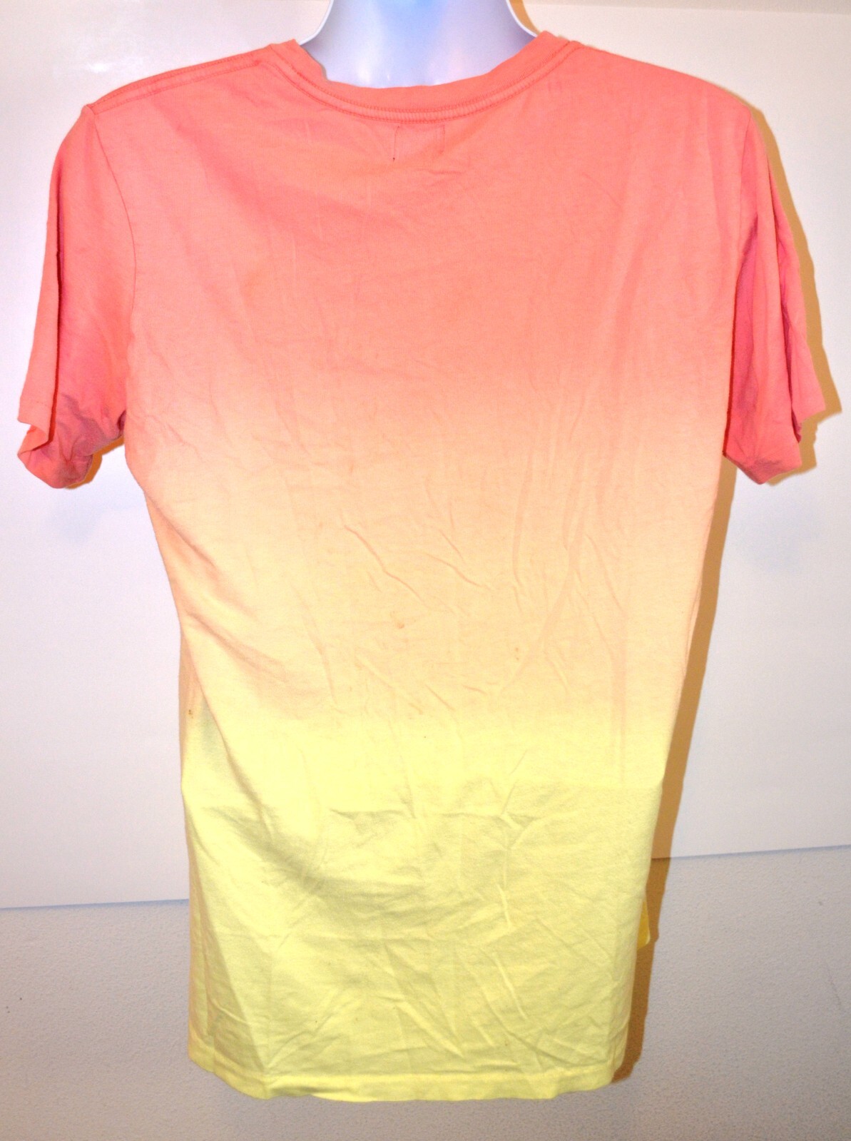 QUICKSILVER PEACH & YELLOW MULTIPLE LOGOS T-SHIRT SIZ… - Gem