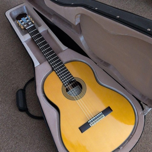 YAMAHA GC-22S All Solid Classical Guitar + Case & Premium Extras | MIJ ...