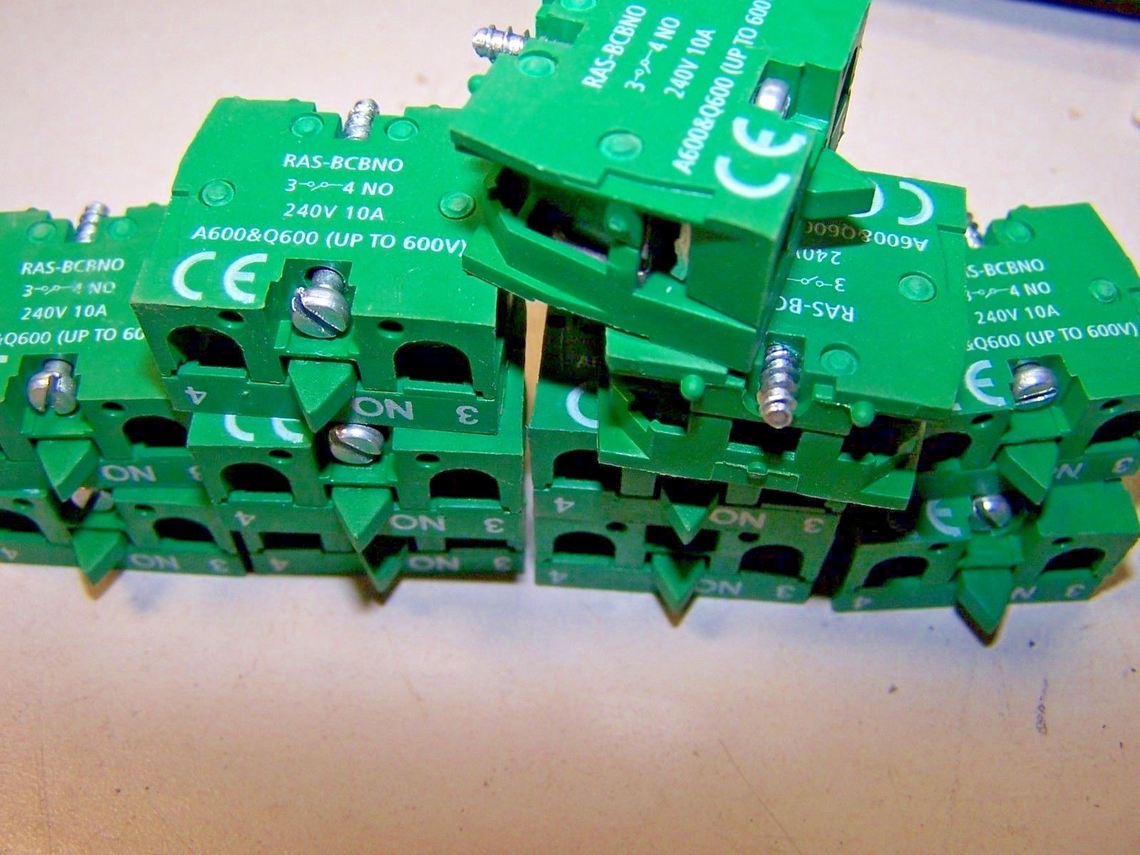 11) NEW RAAS N.O. CONTACT BLOCK 240 VAC 10 AMP RAAS RAS-BCBNO LOT OF 11 ...