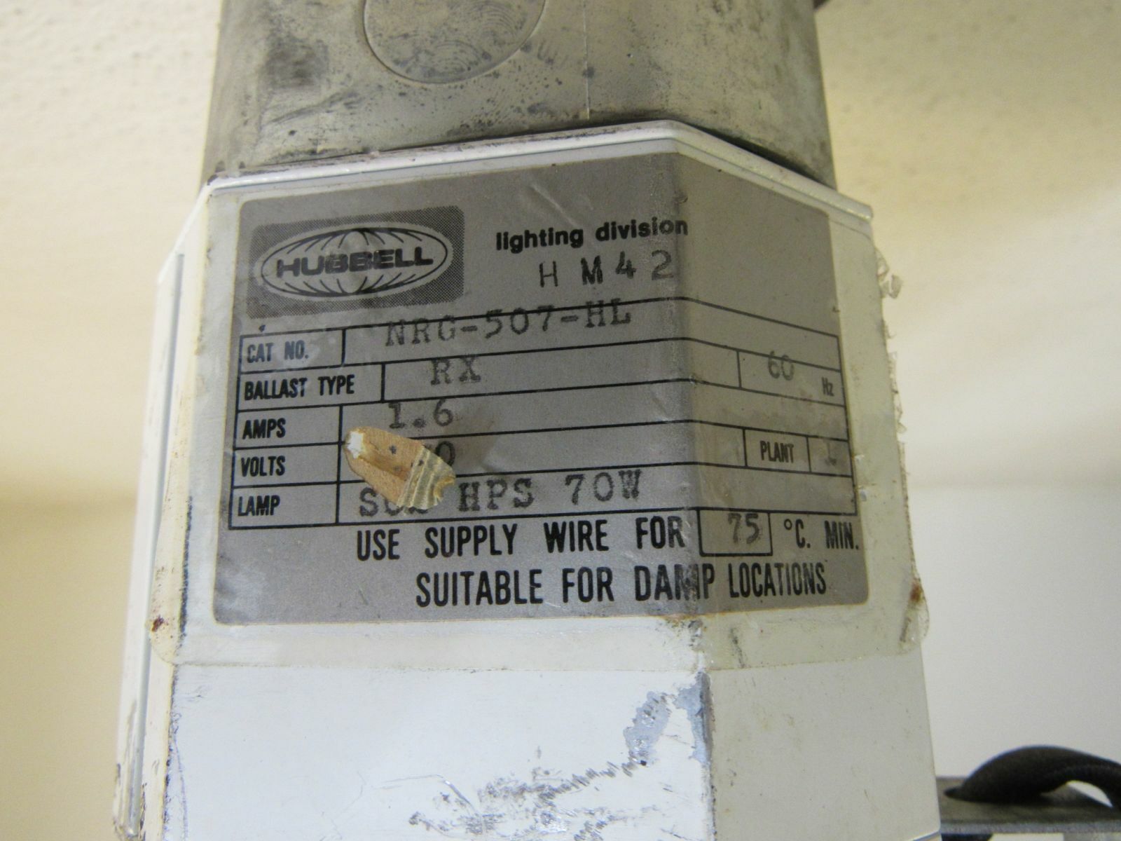 Hubbell/Sterner Light Fixture Base S68 HPS 70W HM42 10in x 6.5in NRG ...