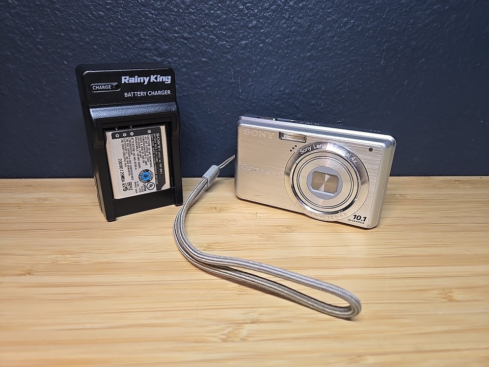 Sony CyberShot DSC-S950 10.1MP Digital Camera Silver Compact Point ...