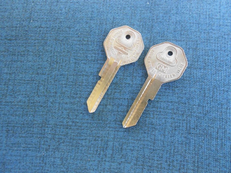 2 GM CHEVY BUICK PONTIAC OLDS CADILLAC GMC NOS IGNITION KEY BLANKS 1935 ...