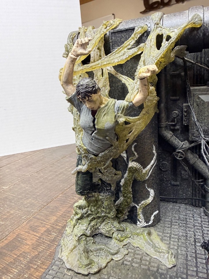 McFarlane Toys Aliens Deluxe Diorama Set Alien Creature + Victim 2003 ...