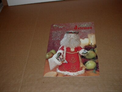 Old World Santa in Plastic Canvas Book Scandinavian's "Juleman" New ...