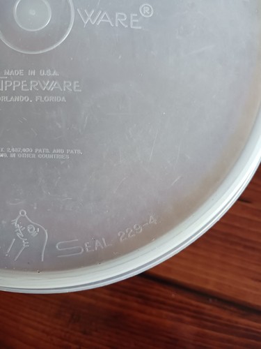 Tupperware Circle Round Replacement Lid 223-4 Tupper Seal - Picture 4 of 6