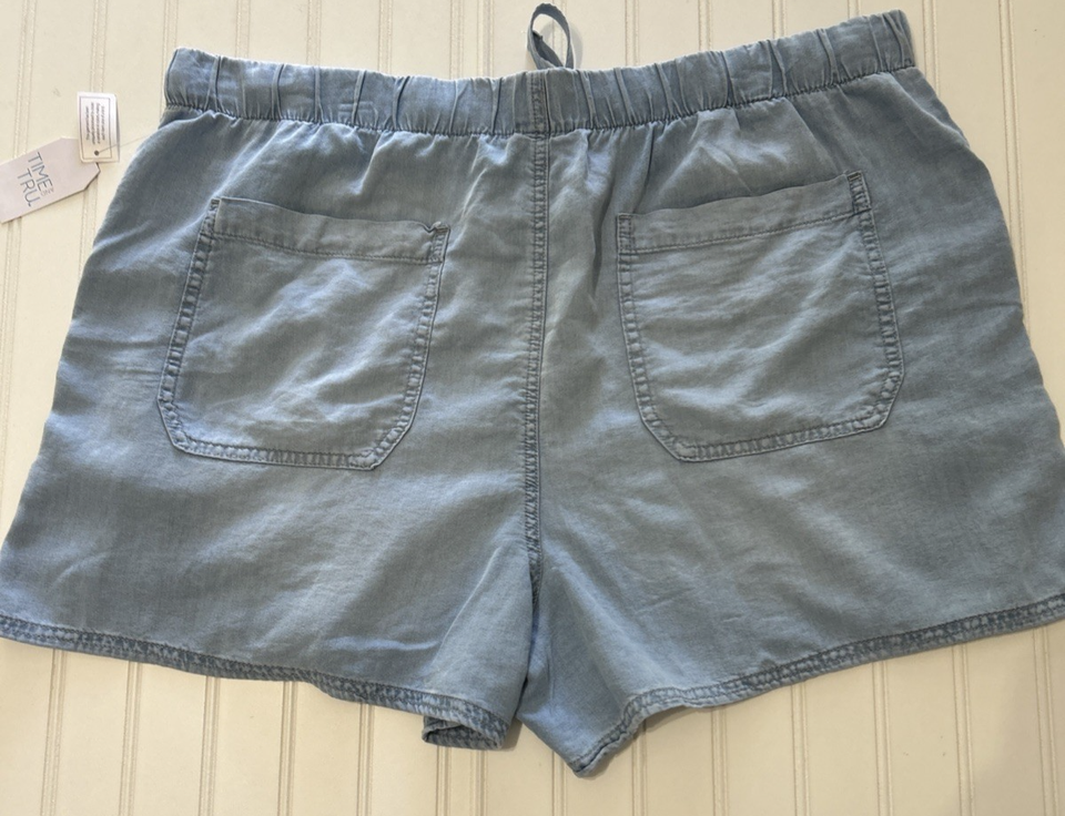Time & Tru Women's XXL (20) Chambray Cargo Shorts Light Wash ...