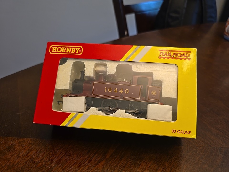 Hornby R2942 LMS 0-6-0T Class 3F No 16440 model train | eBay