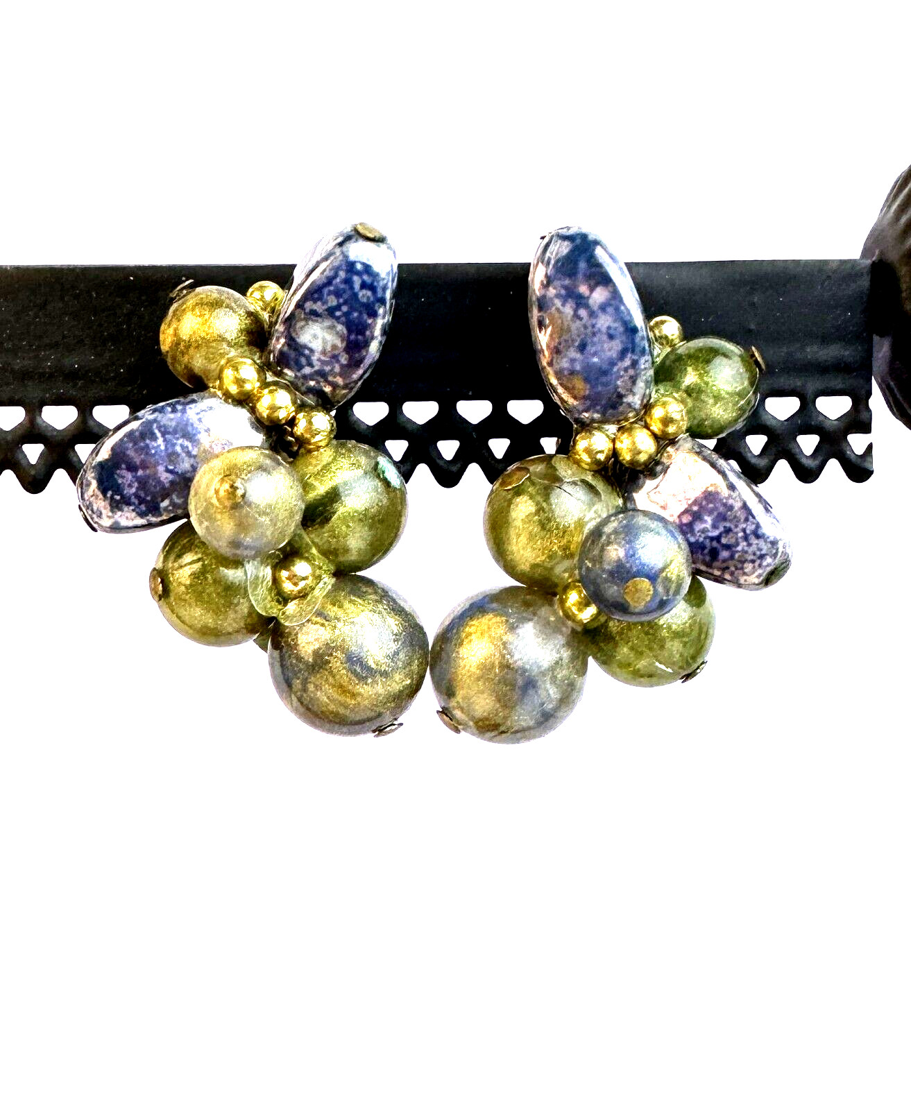 Beautiful RARE Mid-Century VINTAGE Crown Trifari Bead… - Gem