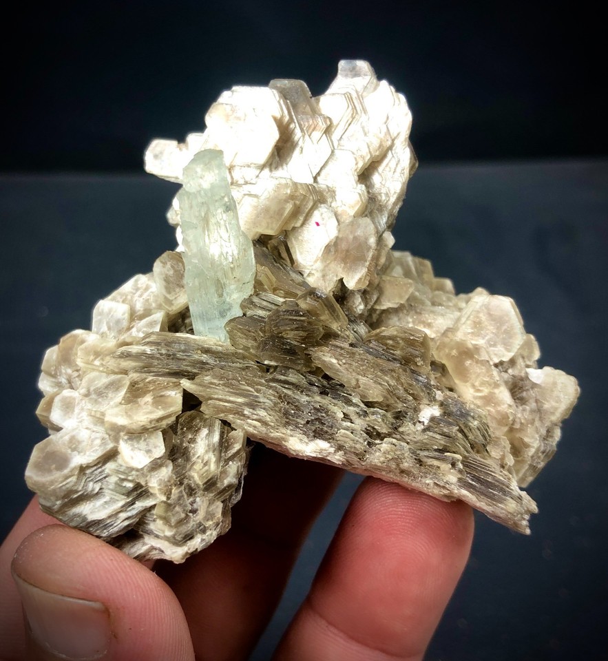 73 g Natural etched aquamarine crystal with flower sape Muscovite from ...