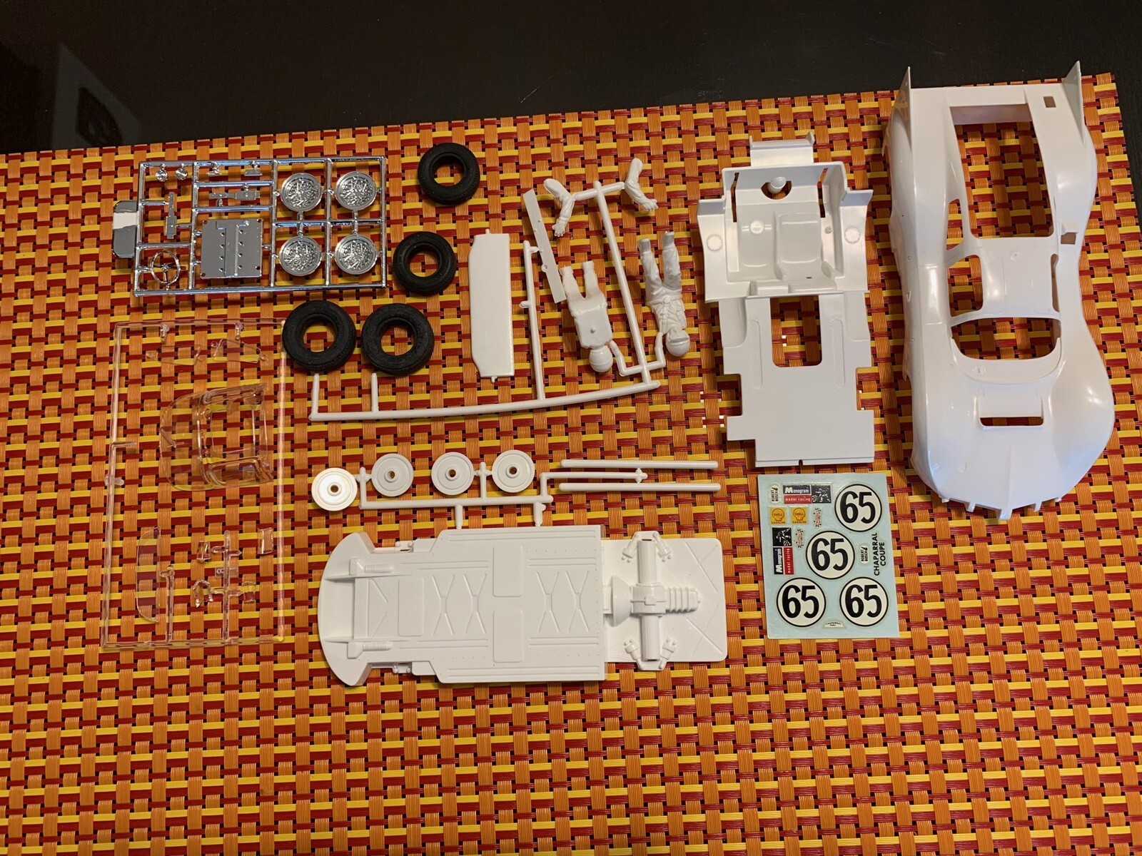 1/24 Monogram PC142 Chaparral 2D Prototype model kit & slot car body ...