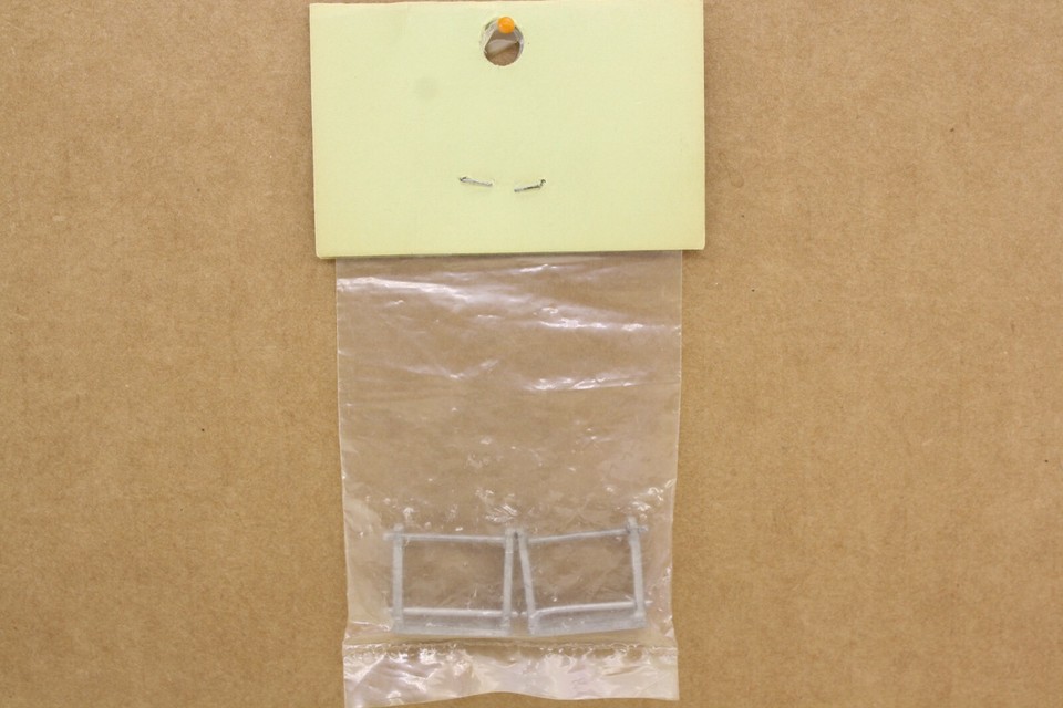 Kramer Products HO Scale Coat Racks Cast Metal Detail D 17 2 Pieces | eBay