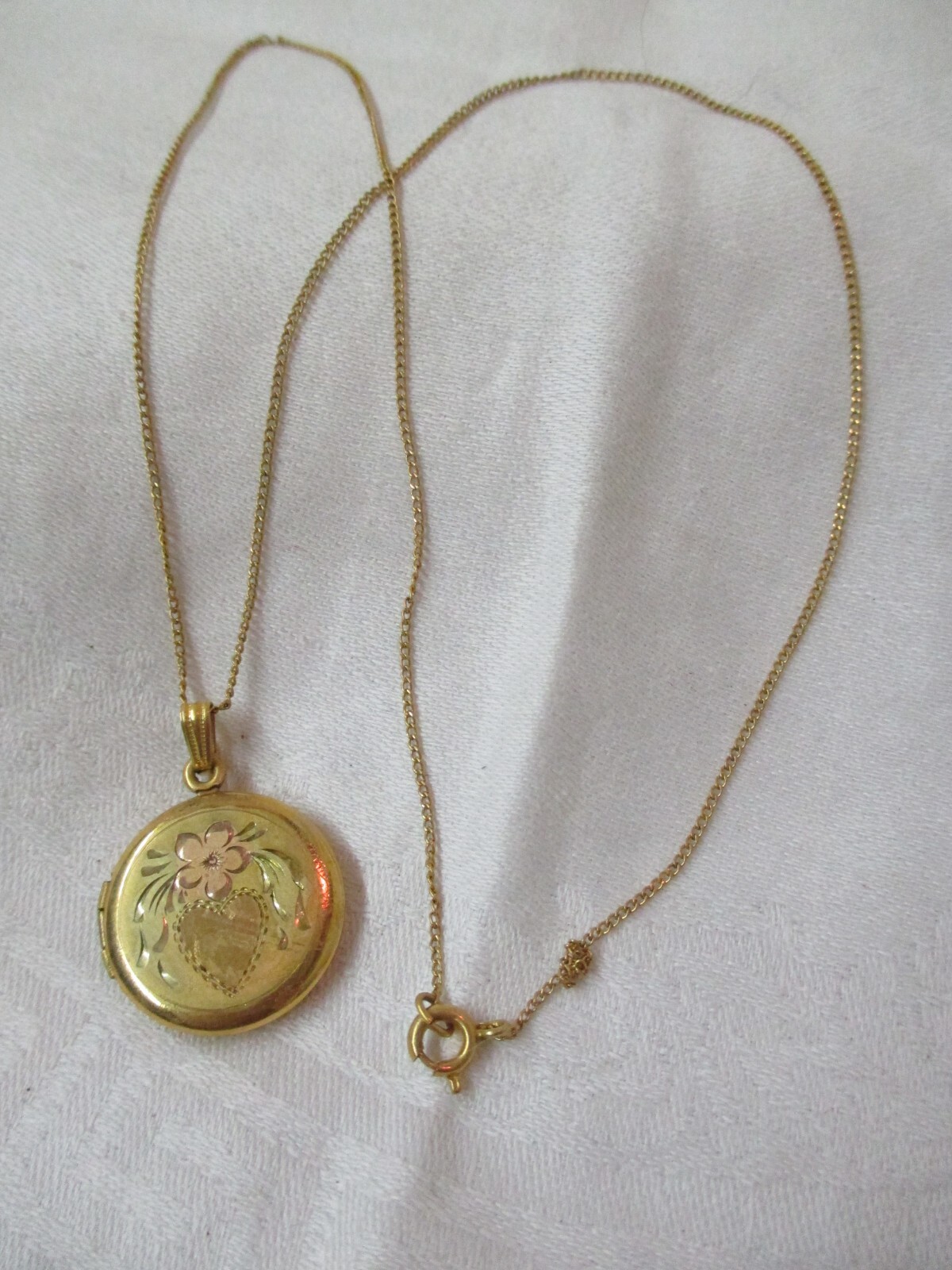 Vintage 1/20 12K gold plated etched Locket - Gem