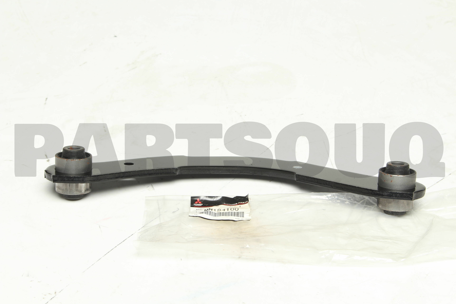 MN184100 Genuine Mitsubishi R/SUSPENSION ARM RH | eBay