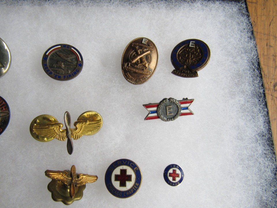 VINTAGE ORIGINAL WWII UNITED STATES PINS, MEDALS, AWARDS - A BOMB PIN ...
