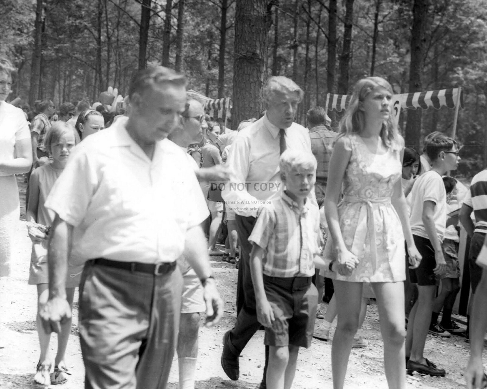 WERNHER VON BRAUN FAMILY AT APOLLO 11 CELEBRATION PICNIC - 8X10 PHOTO ...