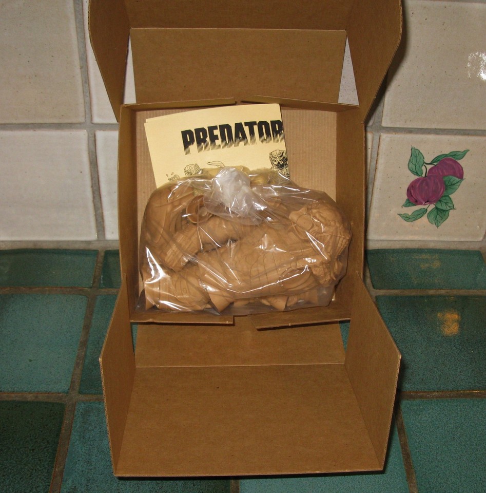 PREDATOR Vinyl Kit By BILLIKEN 12" Tall (NEW) | eBay