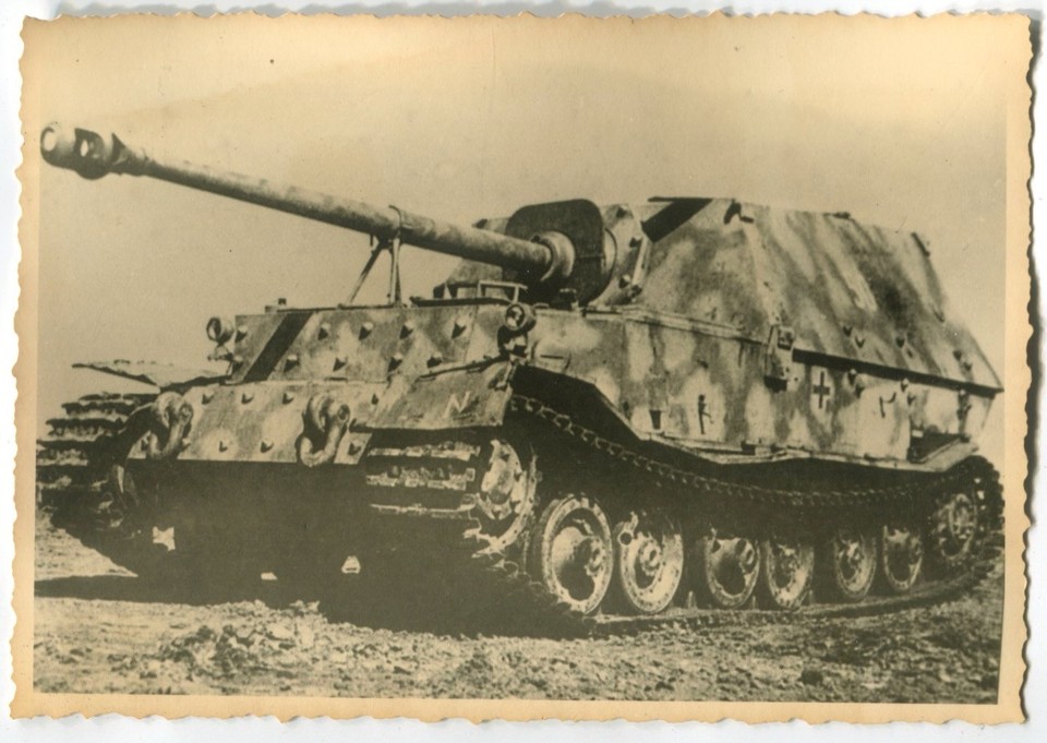GERMAN WWII ARCHIVE PHOTO: FERDINAND ELEPHANT TANK DESTROYER ON A FIELD ...