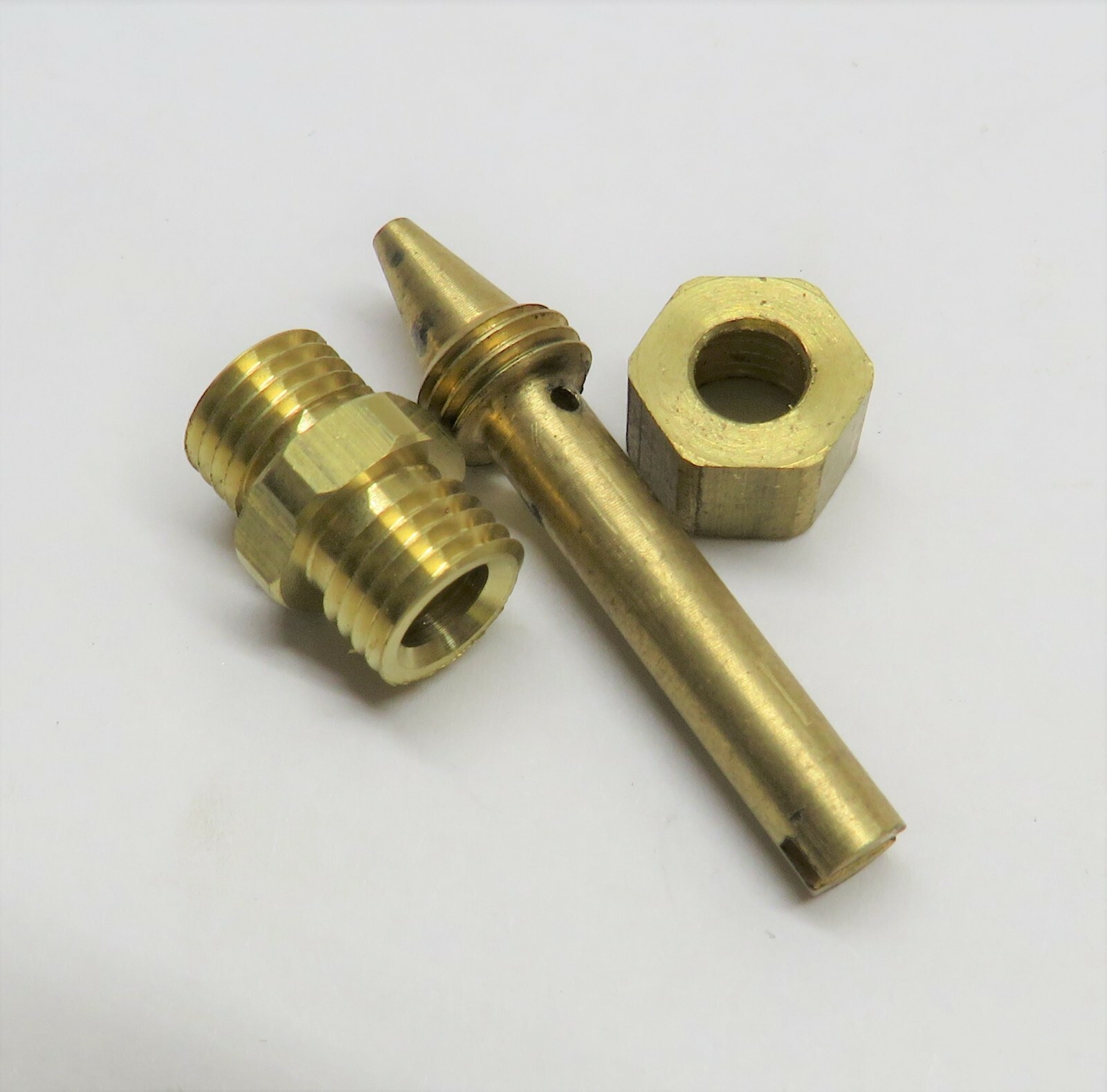Upright Model 82 Maytag gas Engine motor fuel gland nut & jet e carb ...