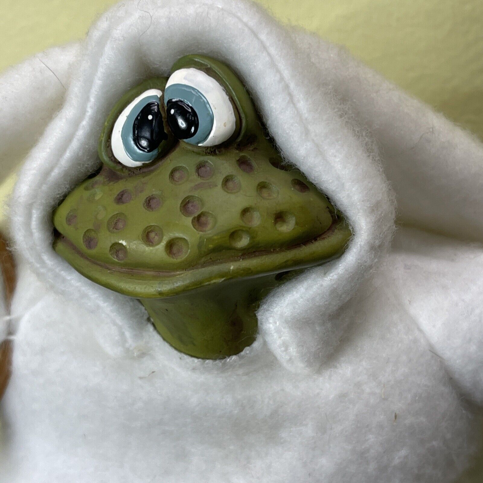 RUSS Berrie "Frobbit" The Country Folks Easter Bunny Shelf Sitter Frog ...