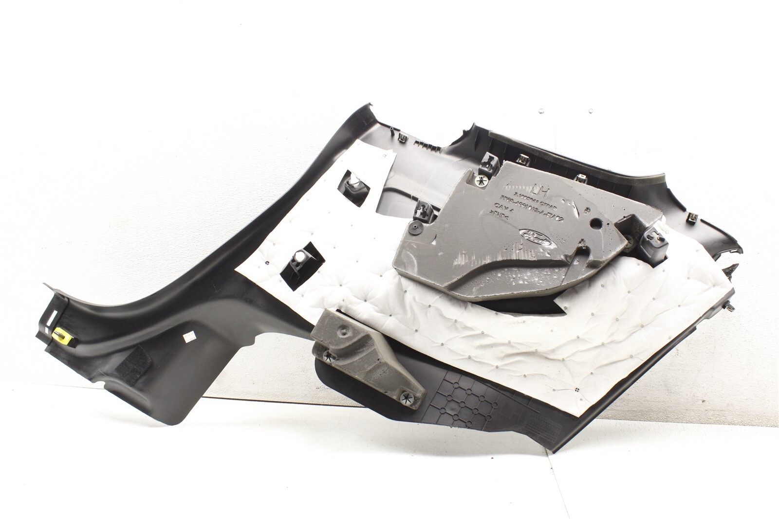 2015-2019 Ford Mustang Gt350 Coupe Rear Driver Side Lower Quarter Trim ...
