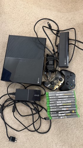 Microsoft Xbox One Console 500GB Black with Kinect & 2 Controllers & 11 ...