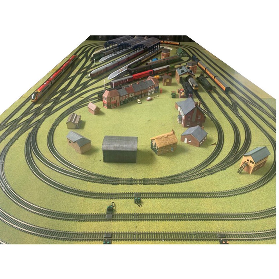HORNBY Digital Train Set HL16 Jadlam 2020 Large Layout with 2 Trains | eBay