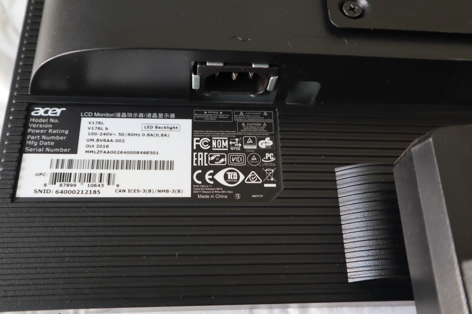 Acer V176L 17" LED LCD Monitor with Stand, VGA cable & Power cord ...