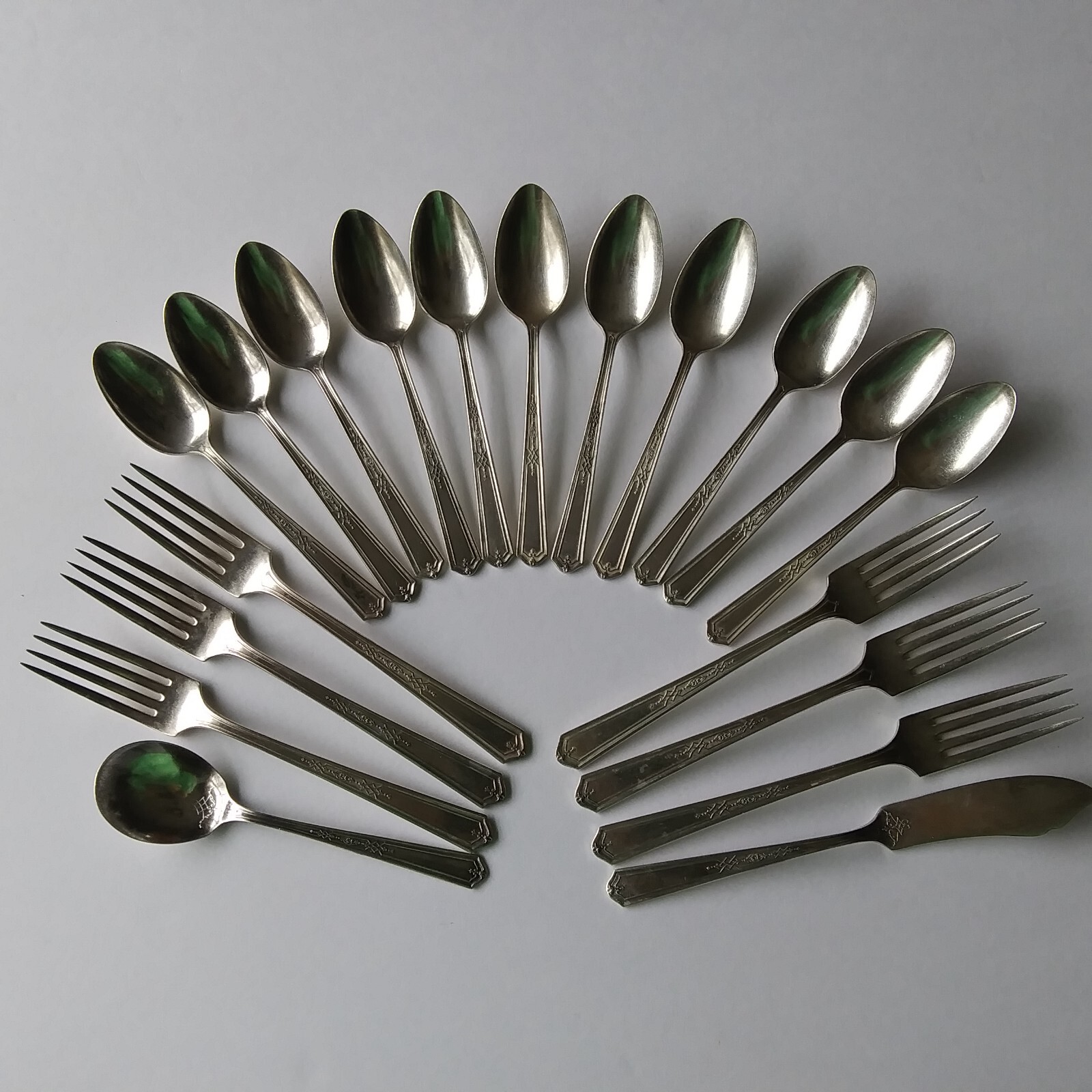 Antique Silverplate Oneida Tudor Plate Mary Stuart, Teaspoons, Forks ...