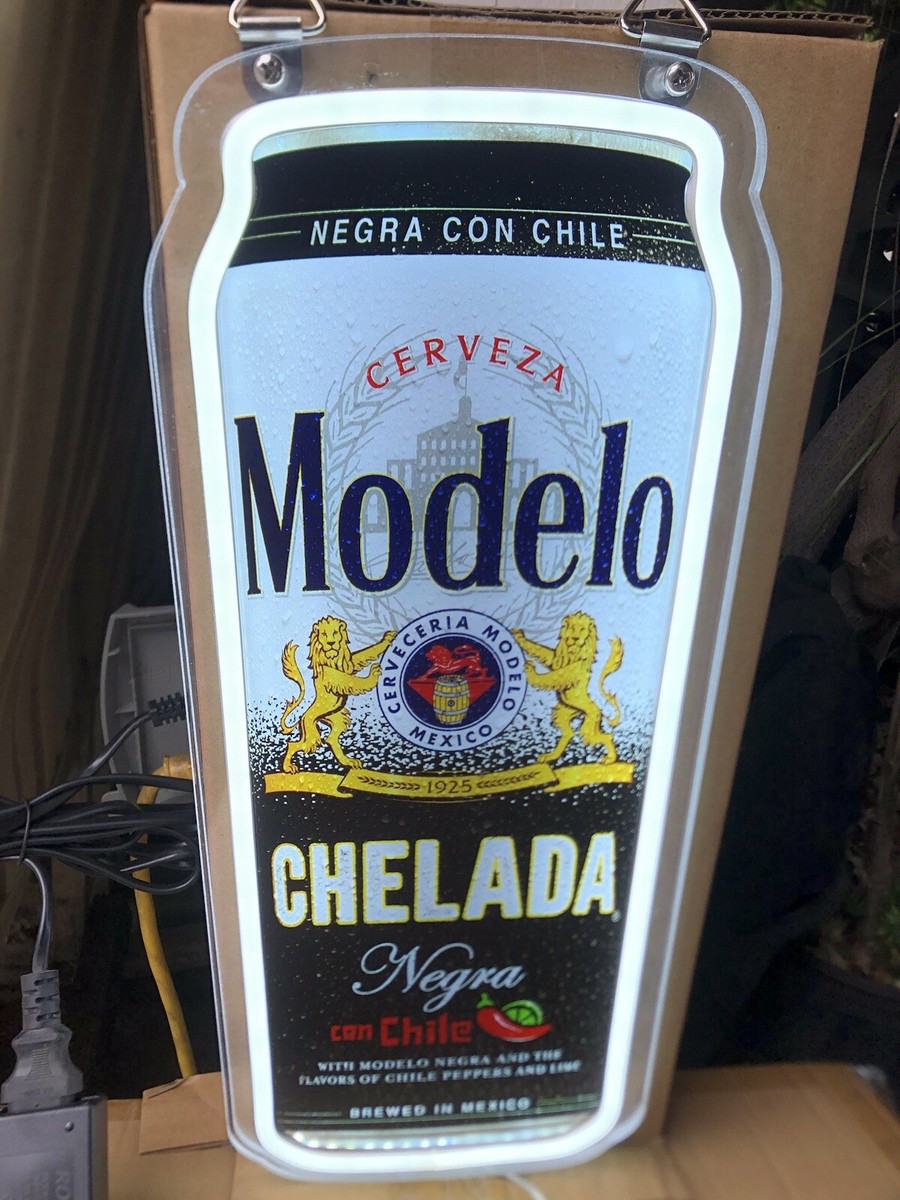 Modelo Negra Logo