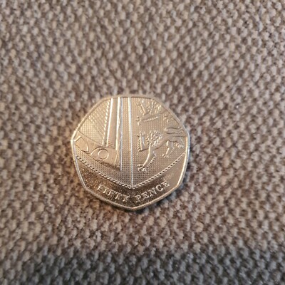 RARE ROYAL SHEILD 50p UK COIN DATED 2019 COLLECTIBLE CIRCULATED COIN ...