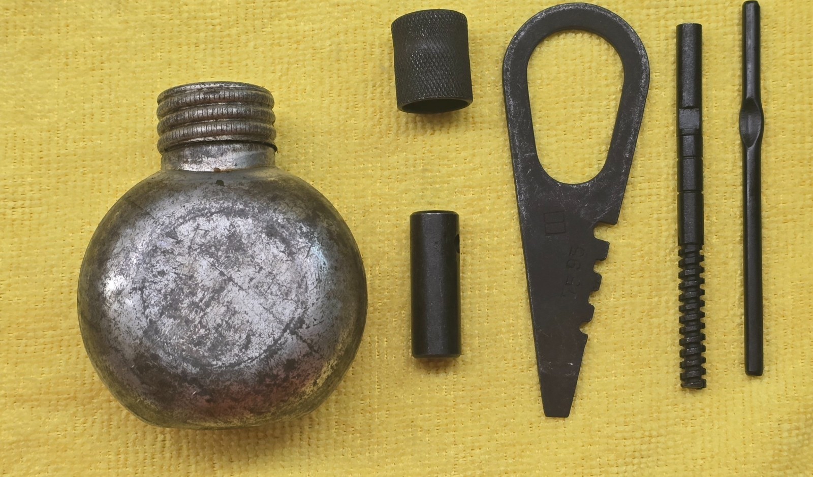 Russian Mosin Nagant Rifle Oiler Tin Single Spout Tools Lot Vintage (MN ...