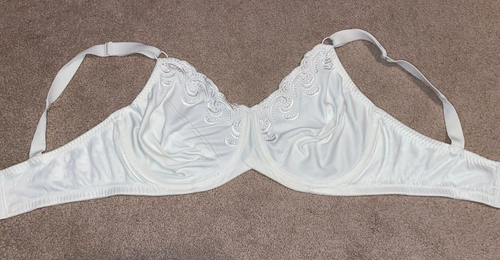 Lilyette by Bali Embroidered Minimizer Bra Size 40C Style 417 | eBay