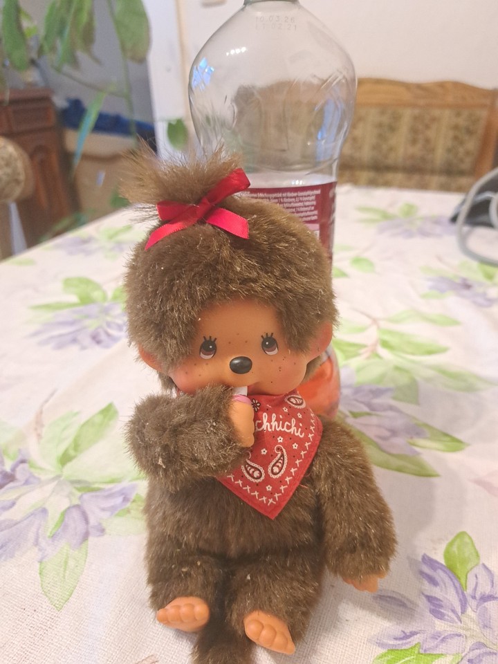 monchichi original mädchen mit rotem Halstuch und Schnuller und Roter ...