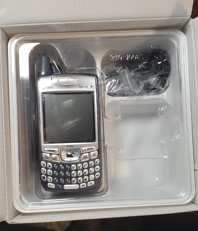 Palm Treo 700p, a smartphone released in 2006 that runs on Palm OS | eBay