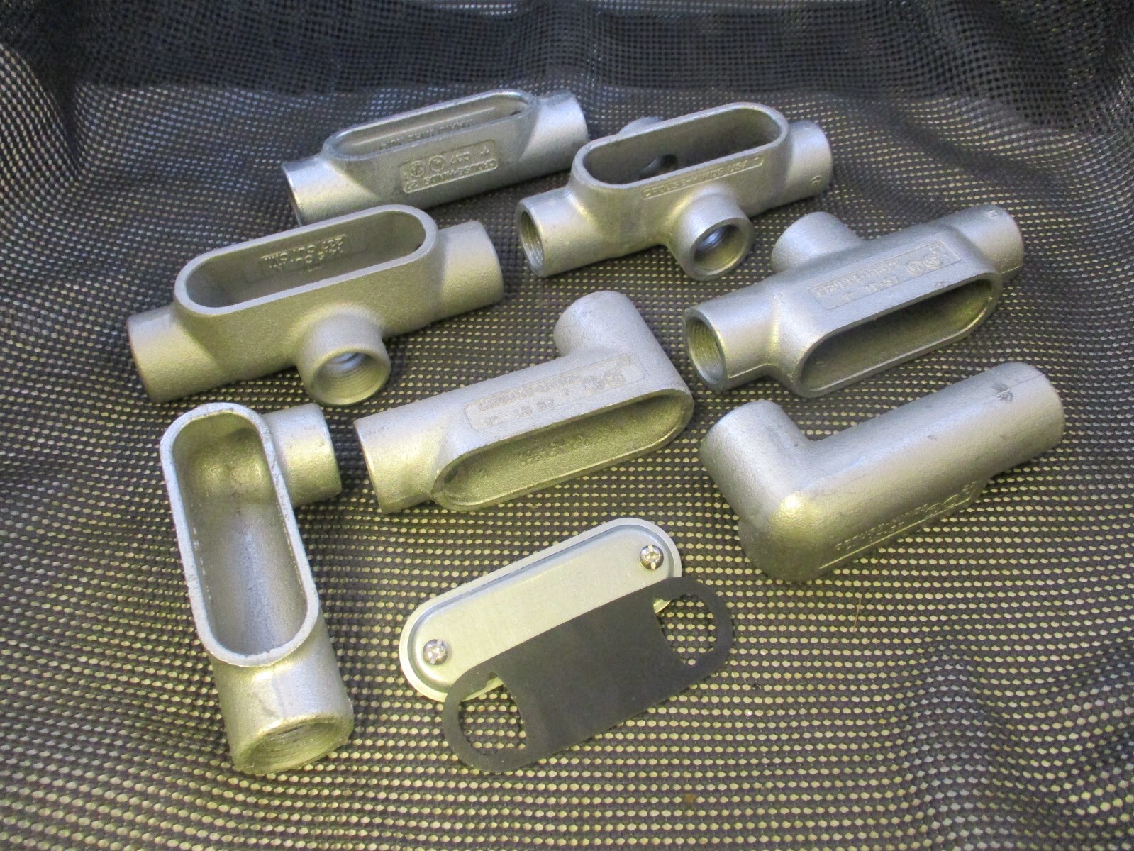 CROUSE HINDS 1" FORM 7 CONDULET CONDUIT BODY C37-X37 & COVER AND GASKET ...