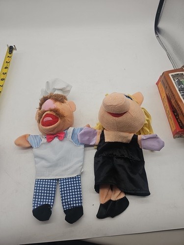 The Muppets Swedish Chef & Miss Piggy 2012 Hand Puppets Netherlands EUC ...