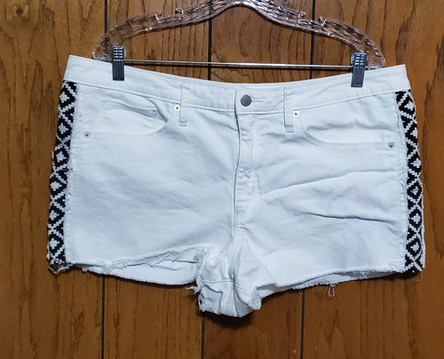 Universal Thread Womens Shorts High Rise Shortie Raw Hem Denim Jean ...