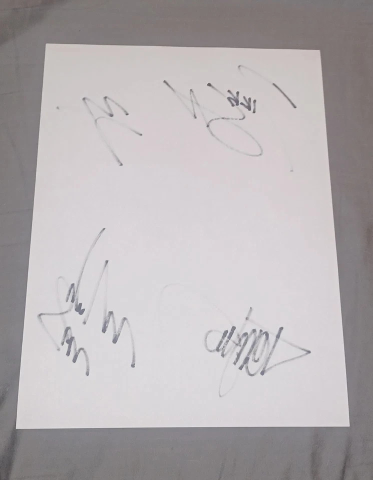 MOTLEY CRUE FULLY SIGNED SET LIST X4 VERY GOOD SIGNATURE EXAMPLES RARE ...