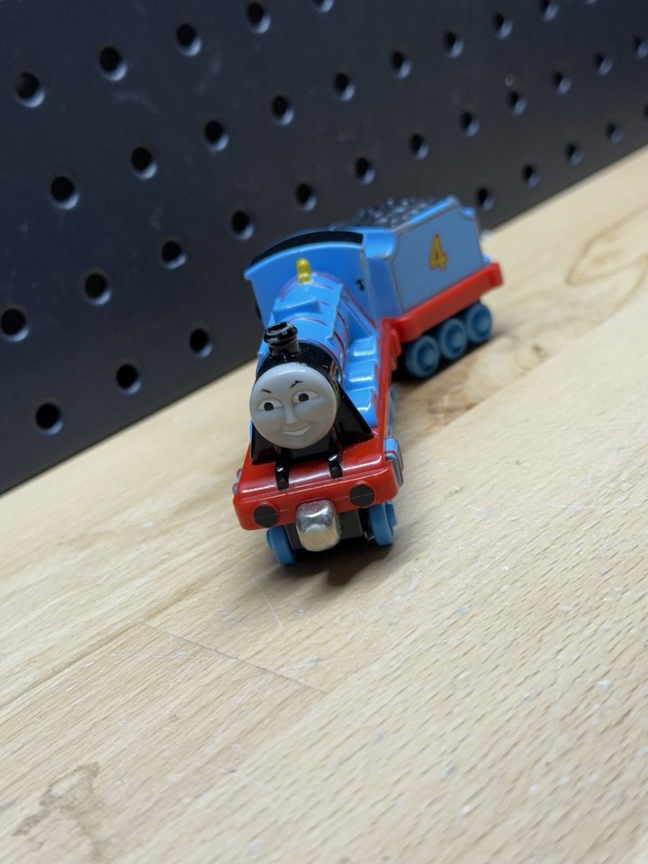 Thomas & Friends Take N Play Die Cast Train Magnetic Lot Engine Gordon ...